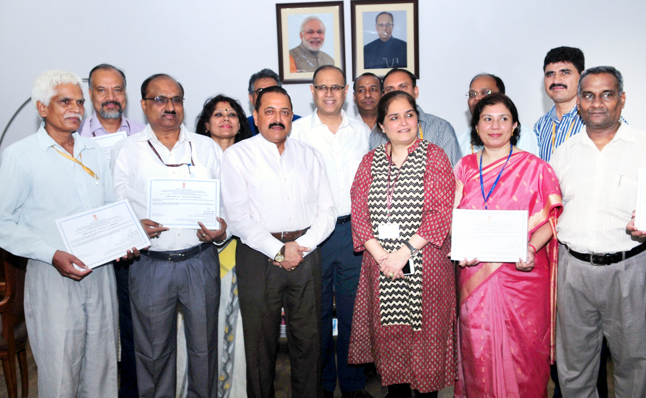 Dr Jitendra awards Ministries with highest grievance disposal rate ...