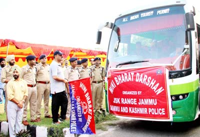 IGP Jammu flags off Mini Bharat Darshan tour - Daily Excelsior