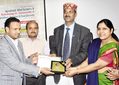 Dr Vikas of KVK Leh gets Young Scientist Award - Daily Excelsior