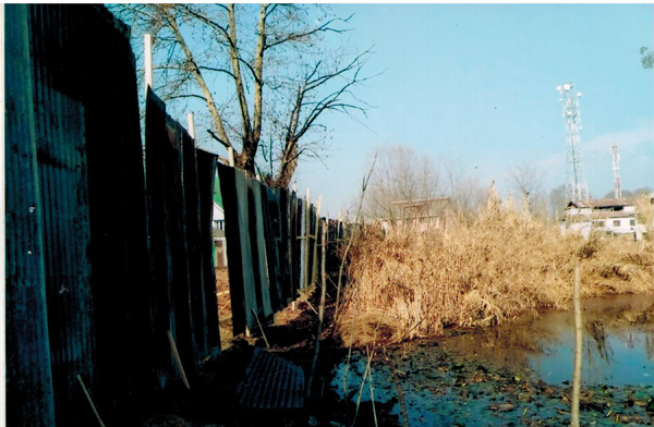 Influential businessman constructing illegal structure on Dal banks ...