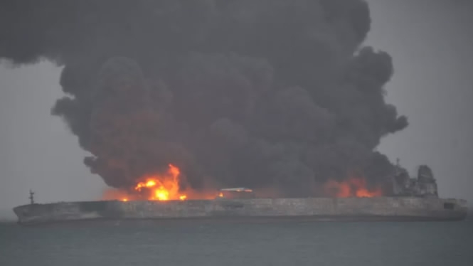 32 missing as oil tanker collides with vessel off China coast - Daily ...