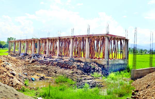 Illegal constructions galore along Handwara Bypass - Daily Excelsior