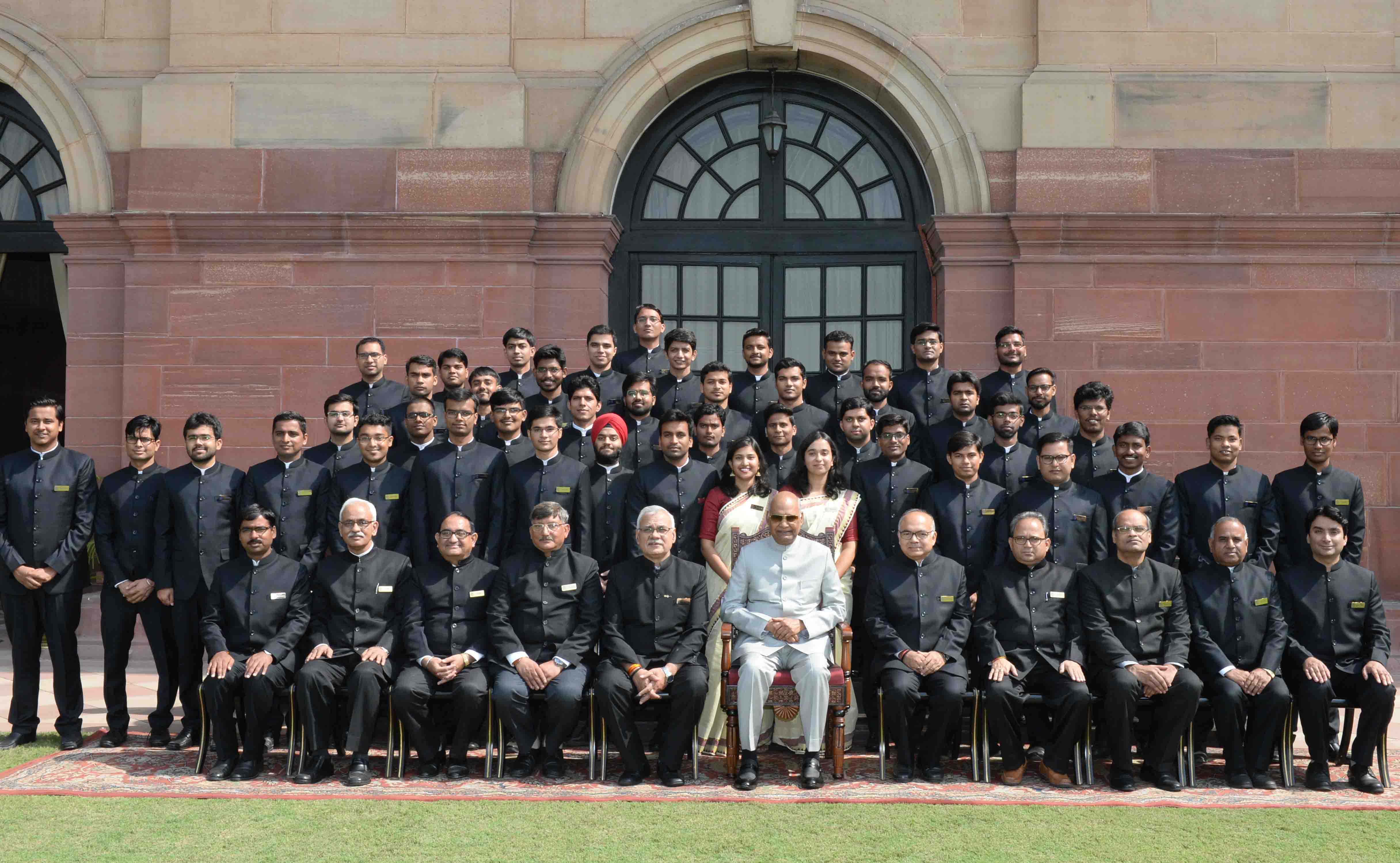 India needs more young women in engineering, technology space: Prez ...