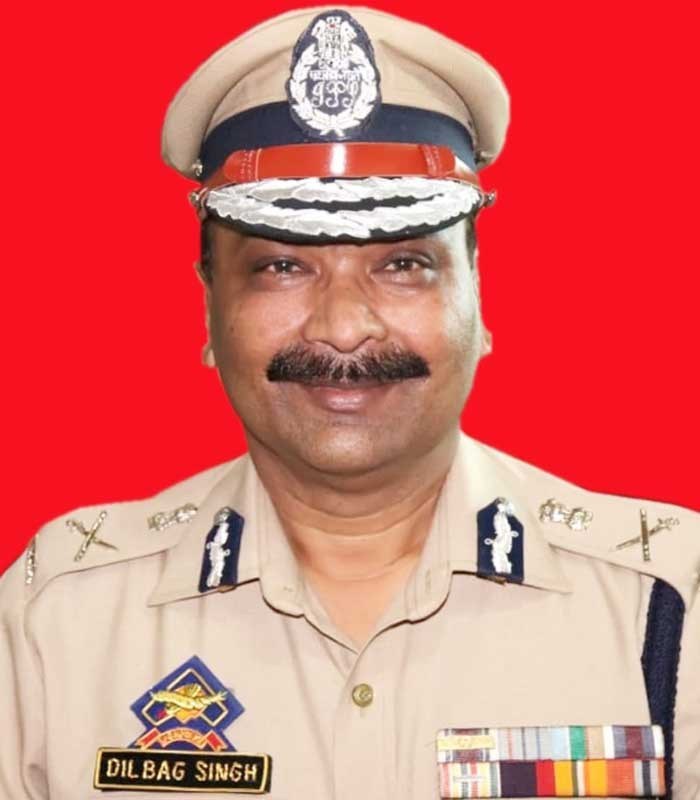 J&K DGP visits Vaishno Devi shrine, reviews security - Daily Excelsior