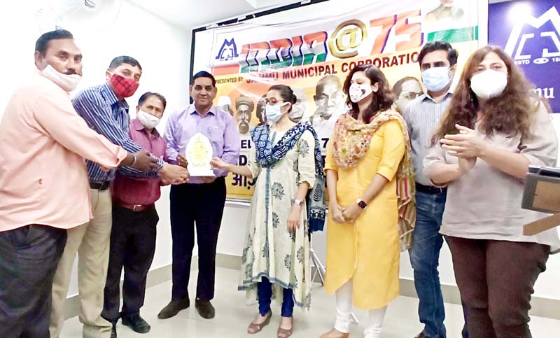 JMC Mayor, Chander Mohan Gupta and Commissioner, Avny Lavasa ...