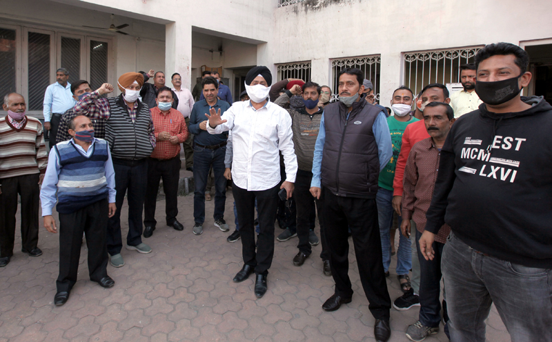 Jal Shakti employees protest, without salary for 2 months - Daily Excelsior