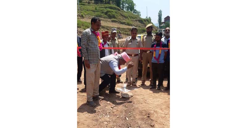 Locals donate land for road to Latti Police Station, helipad - Daily ...