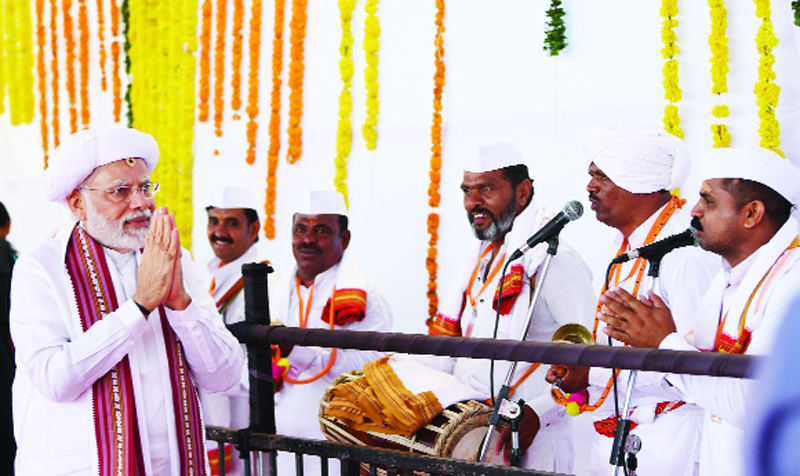 Veer Savarkar sang Sant Tukaram's abhangs in jail: Modi - Daily Excelsior