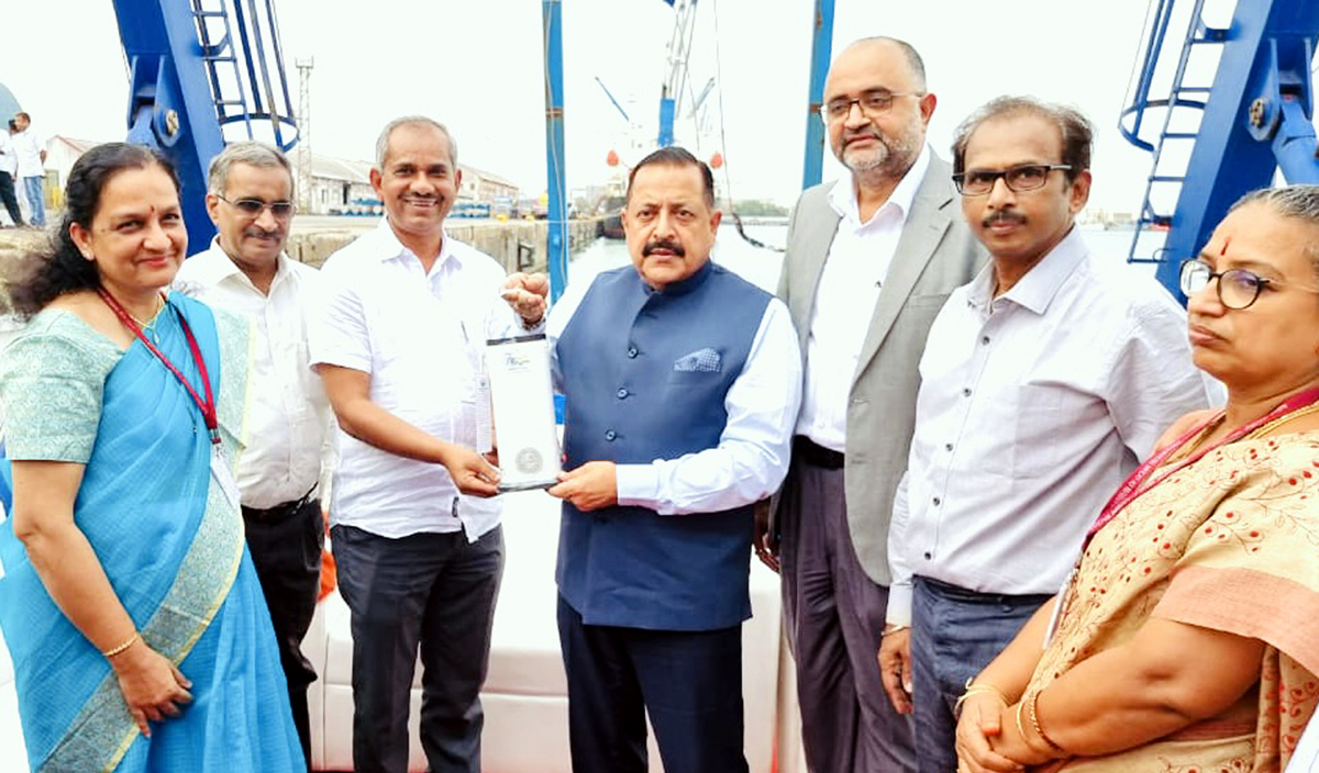 Dr Jitendra launches India's first ‘Saline Water Lantern’ from Chennai ...