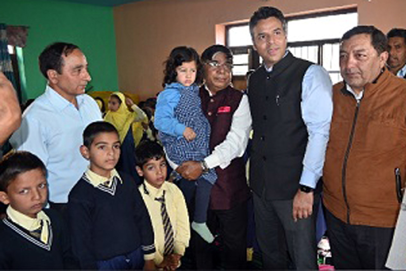 MoS Education visits Kulgam, assesses execution of developmental ...
