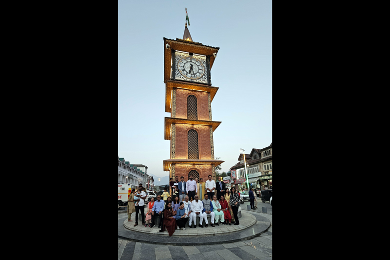 Parl Committee on Raj Bhasha visits Lal Chowk - Daily Excelsior