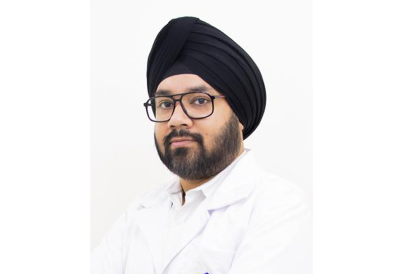 Dr Navdeep saves patient with ‘Swallowed Denture’ - Daily Excelsior